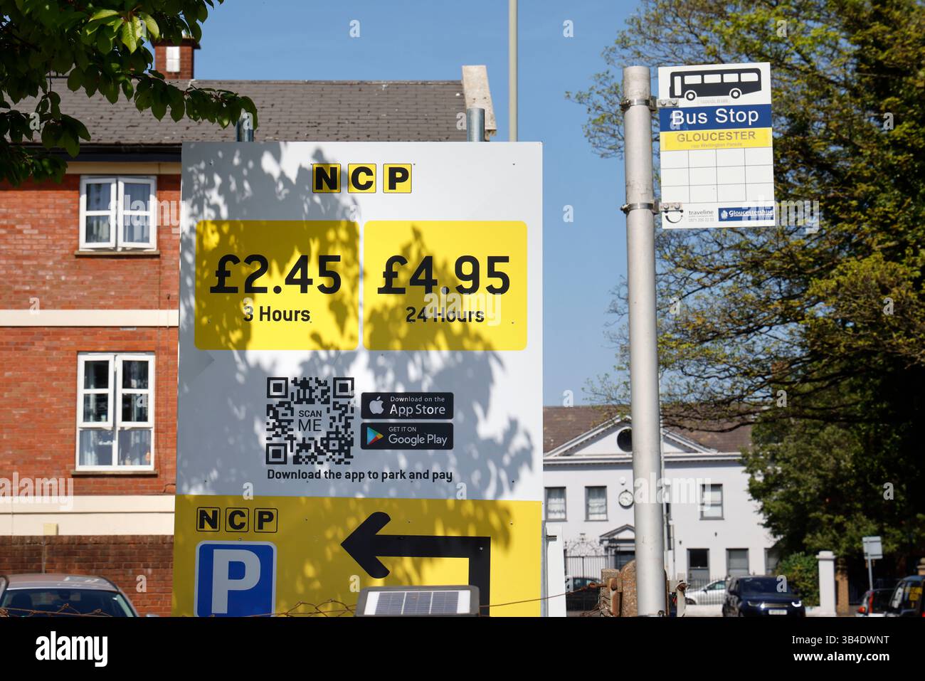 Parking site and bus stop sign, Gloucester, Photo by Andrew Higgins ...