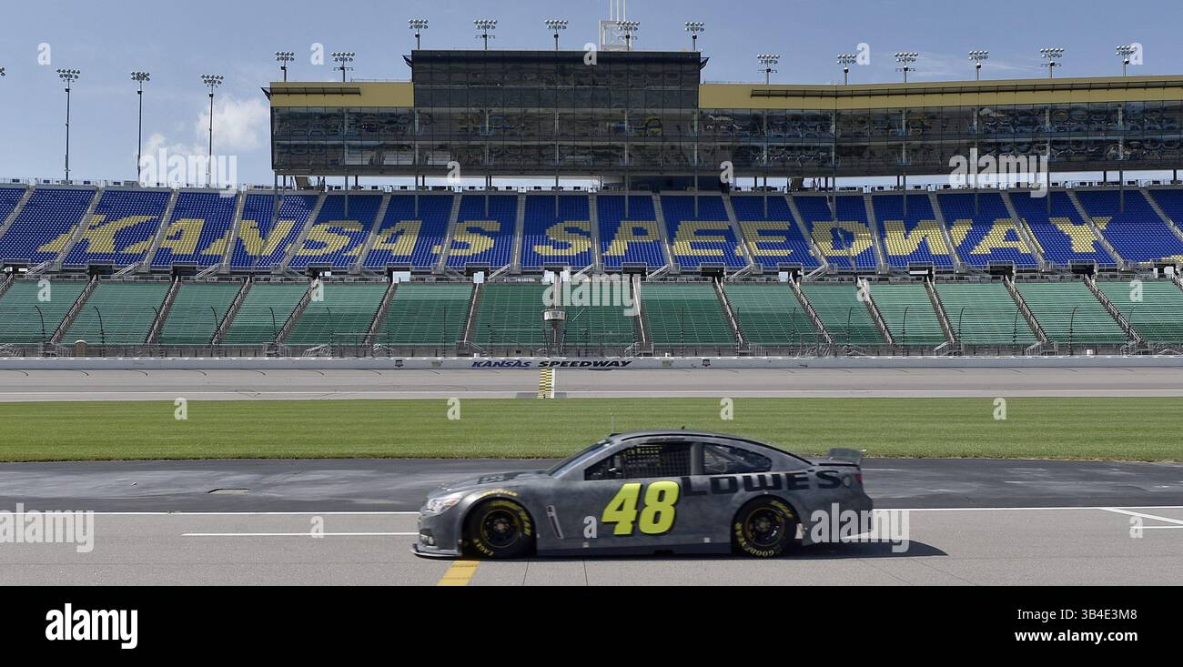 2015 nascar pit hi-res stock photography and images - Alamy