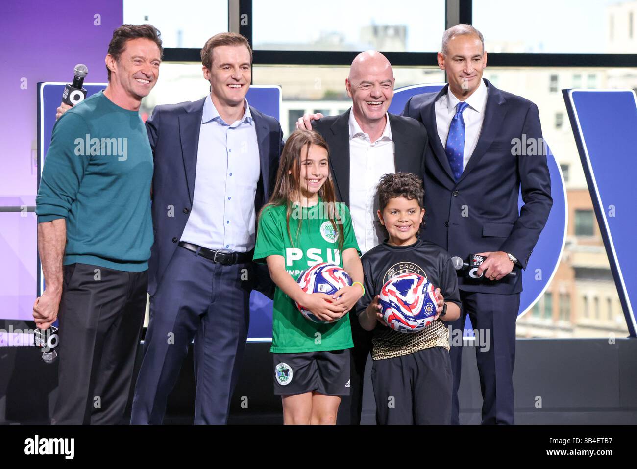 Hugh evans and hugh jackman hi-res stock photography and images - Alamy