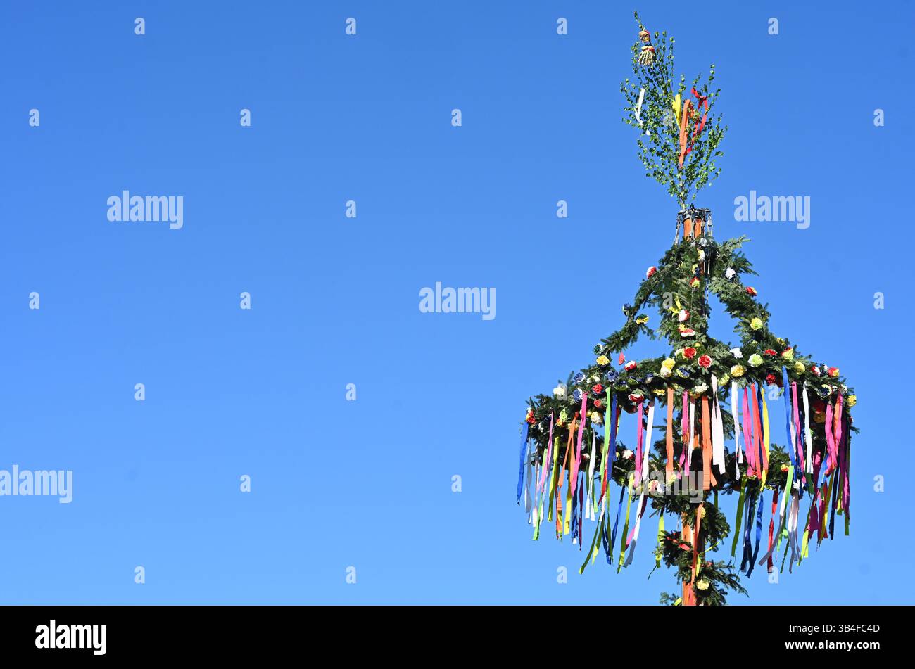 Leer, Germany. 30th Apr, 2025. According to East Frisian tradition, the ...