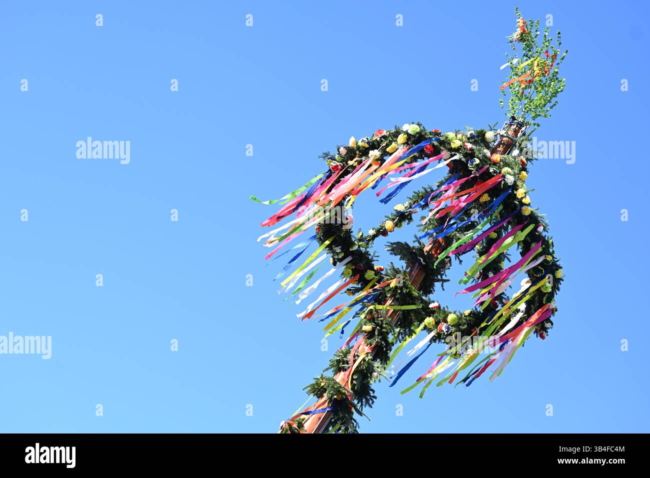 Leer, Germany. 30th Apr, 2025. According to East Frisian tradition, the ...