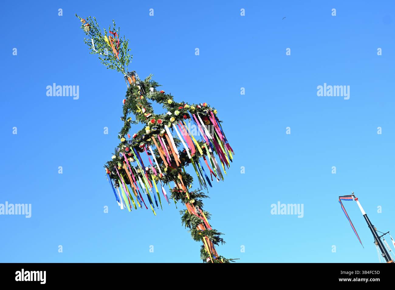 Leer, Germany. 30th Apr, 2025. According to East Frisian tradition, the ...