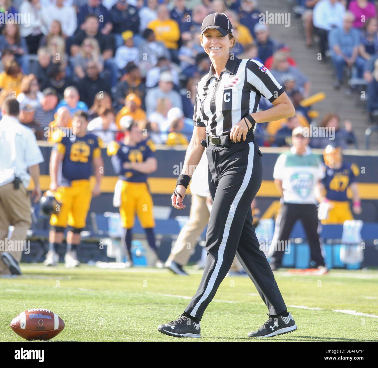 October 10, 2015: Center Judge Amanda Sauer, one of college football's ...