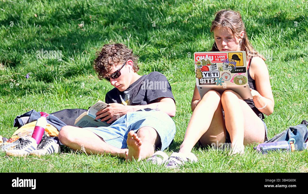 Glasgow, Scotland, UK. 30th April, 2025. UK Weather: Hot west end as ...