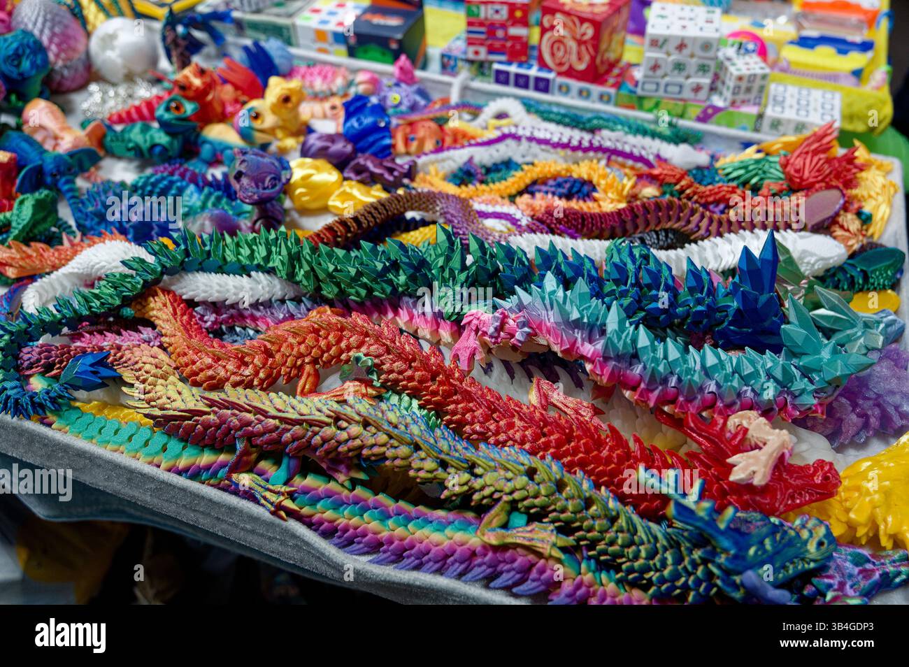 Fidget dragons hi-res stock photography and images - Alamy