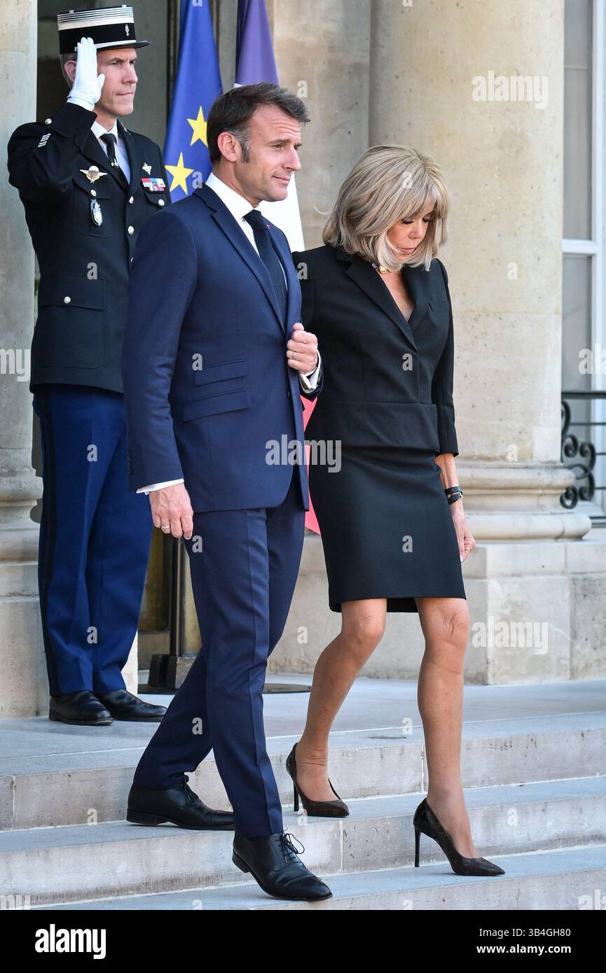 Paris, France. 30th Apr, 2025. French President Emmanuel Macron arrives ...