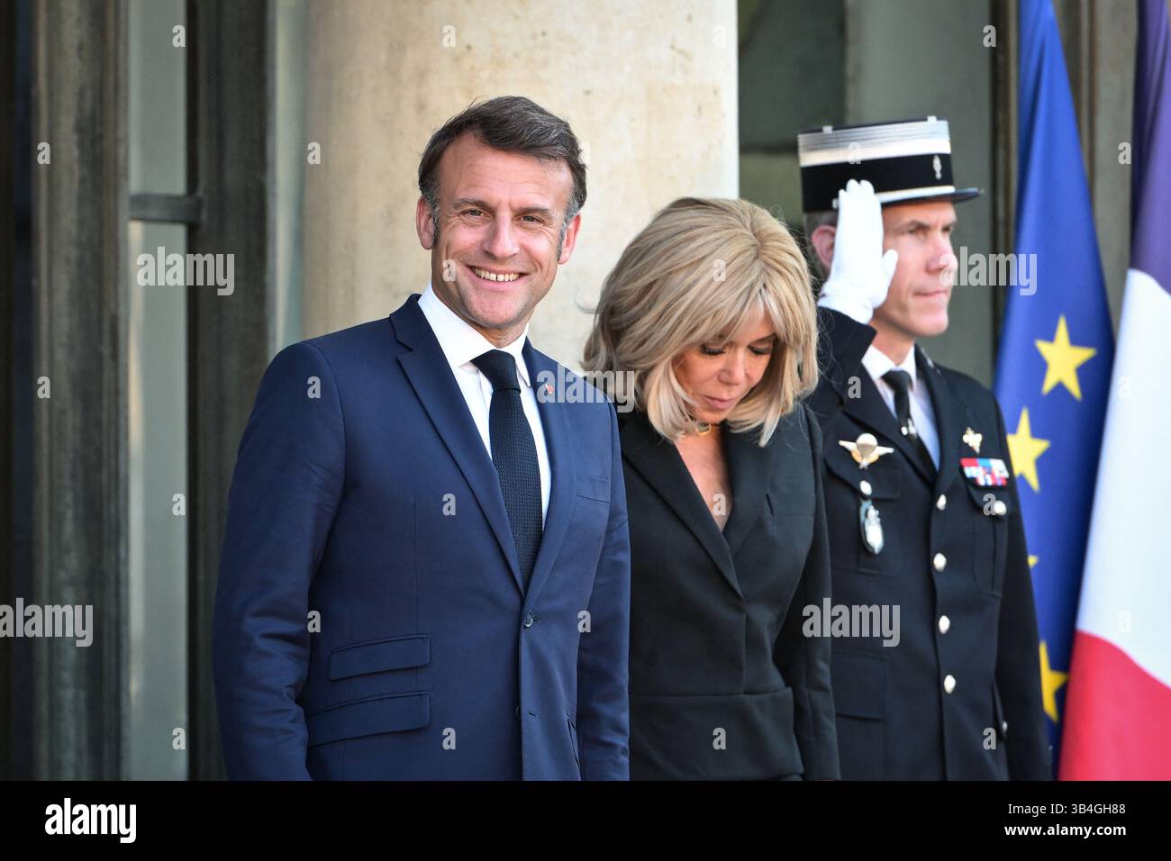 Paris, France. 30th Apr, 2025. French President Emmanuel Macron arrives ...