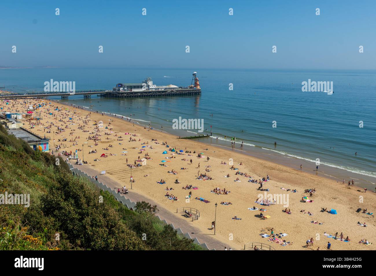 West Cliff Beach, Bournemouth, UK - April 30th 2025: Clifftop view of ...