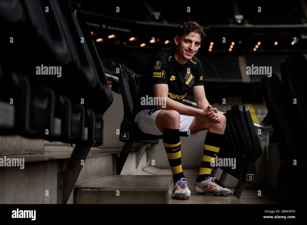 250430 AIK:s Taha Ayari poserar för porträtt under en fotografering den ...