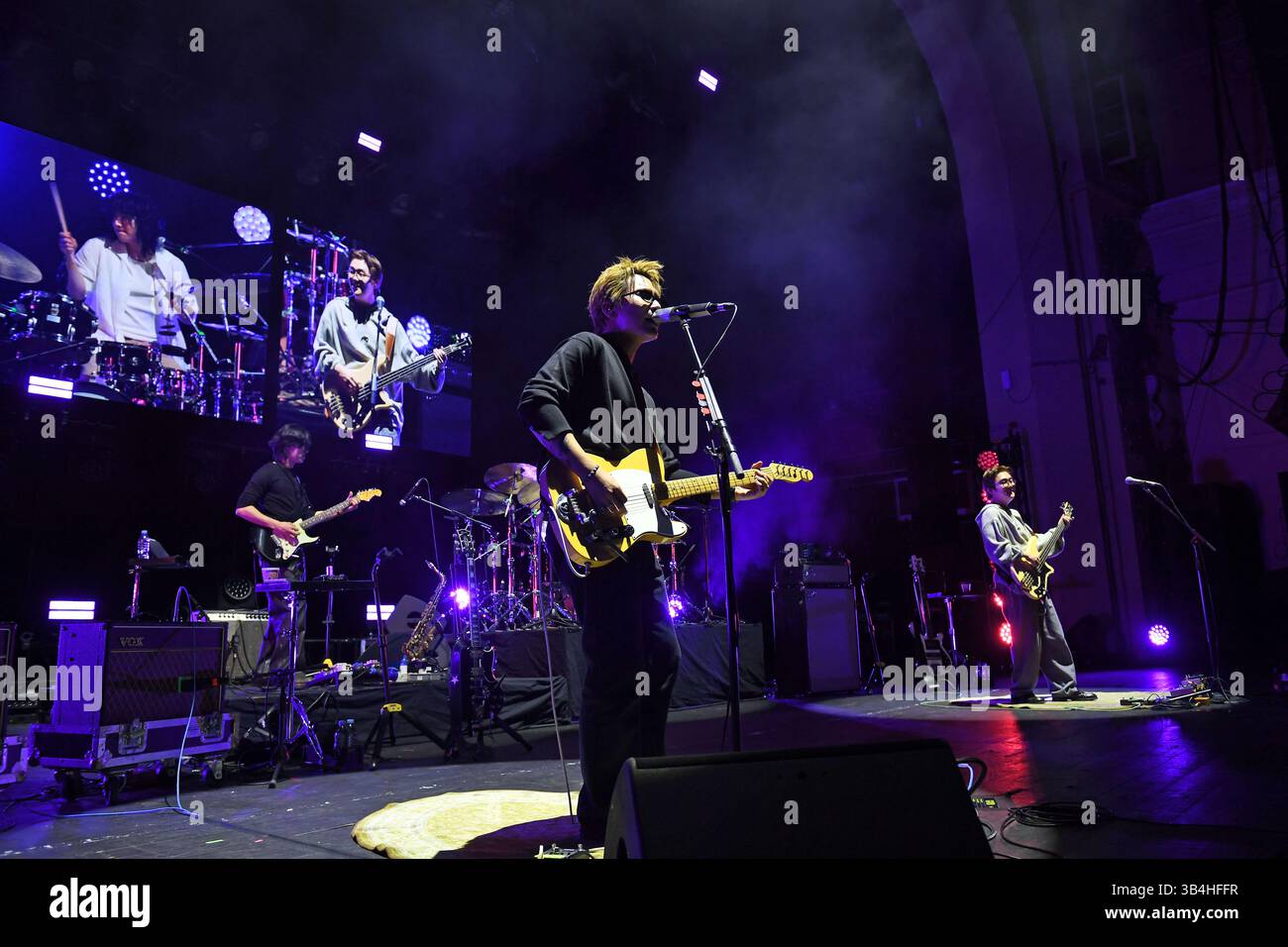 LONDON, ENGLAND - APRIL 29: Kim Daniel and Soonjong Cha of ‘Wave to Earth’ performing at Brixton ...