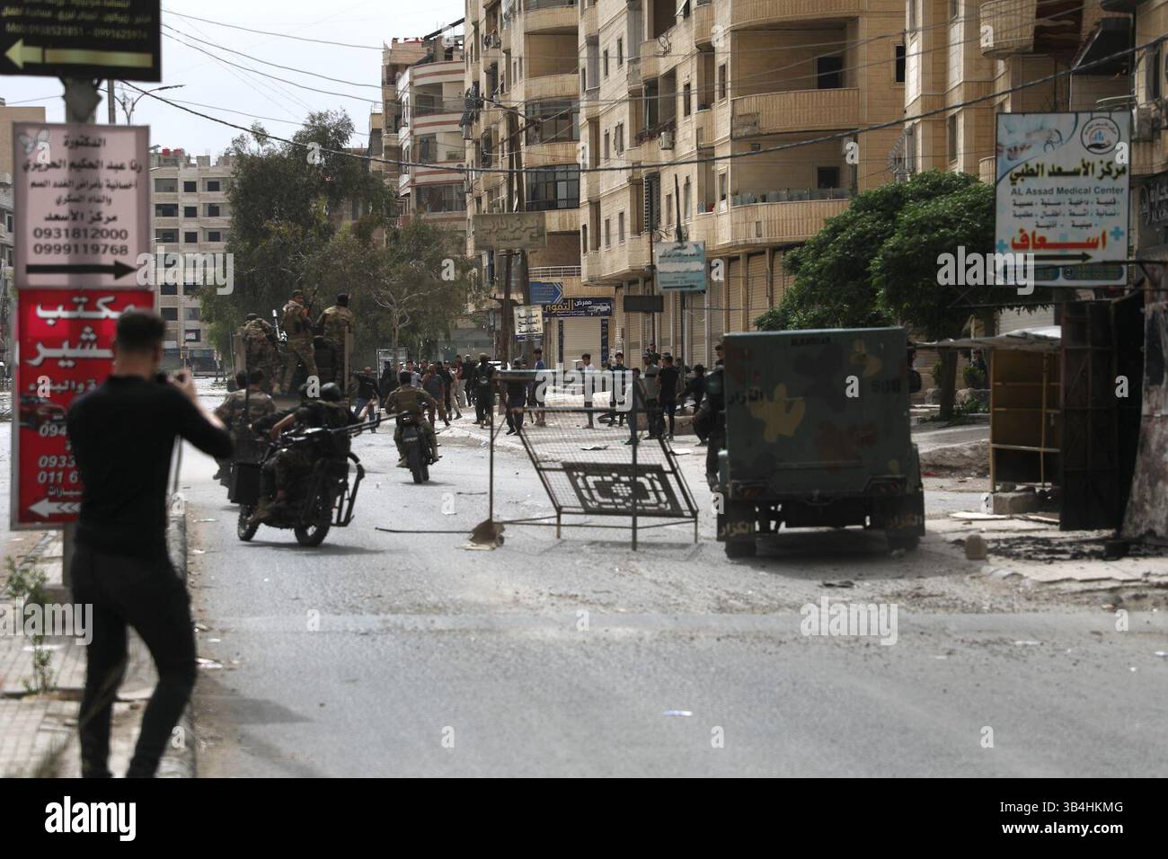 (250430) -- ASHRAFIYAT SAHNAYA (SYRIA), April 30, 2025 (Xinhua ...