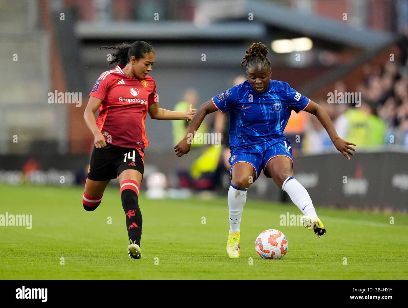 Manchester United's Jayde Riviere (left) and Chelsea's Sandy Baltimore ...