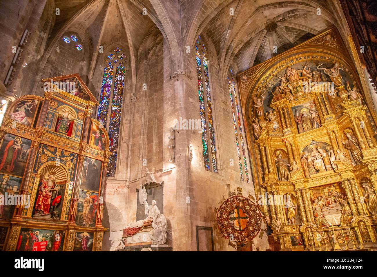 Interior of Catedral-Basílica de Santa María de Mallorca, Palma city ...