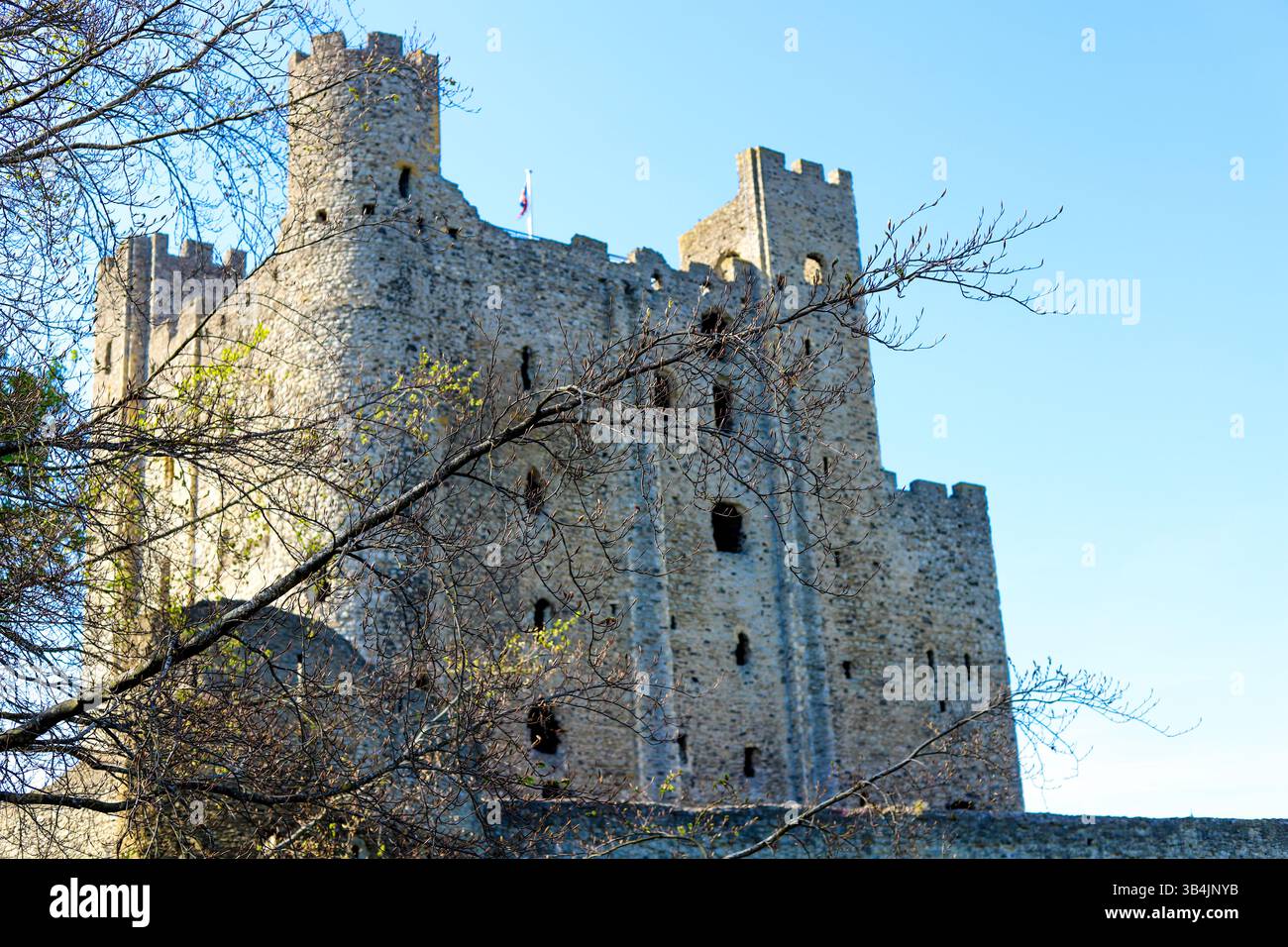 Rochester Castle stands on the east bank of the River Medway in Kent ...
