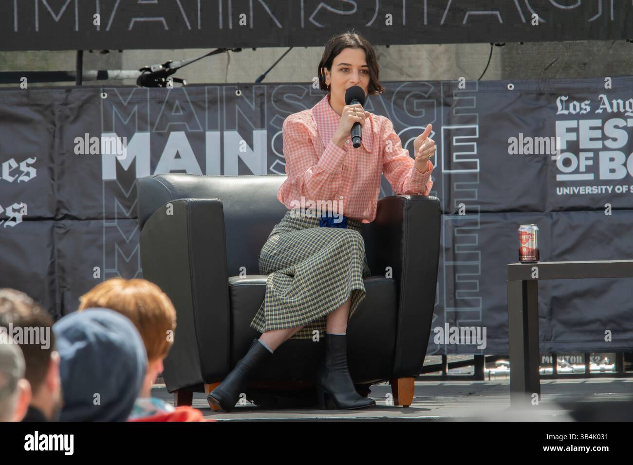 4/27/2025 In the picture Jenny Slate is an American actress, comedian ...