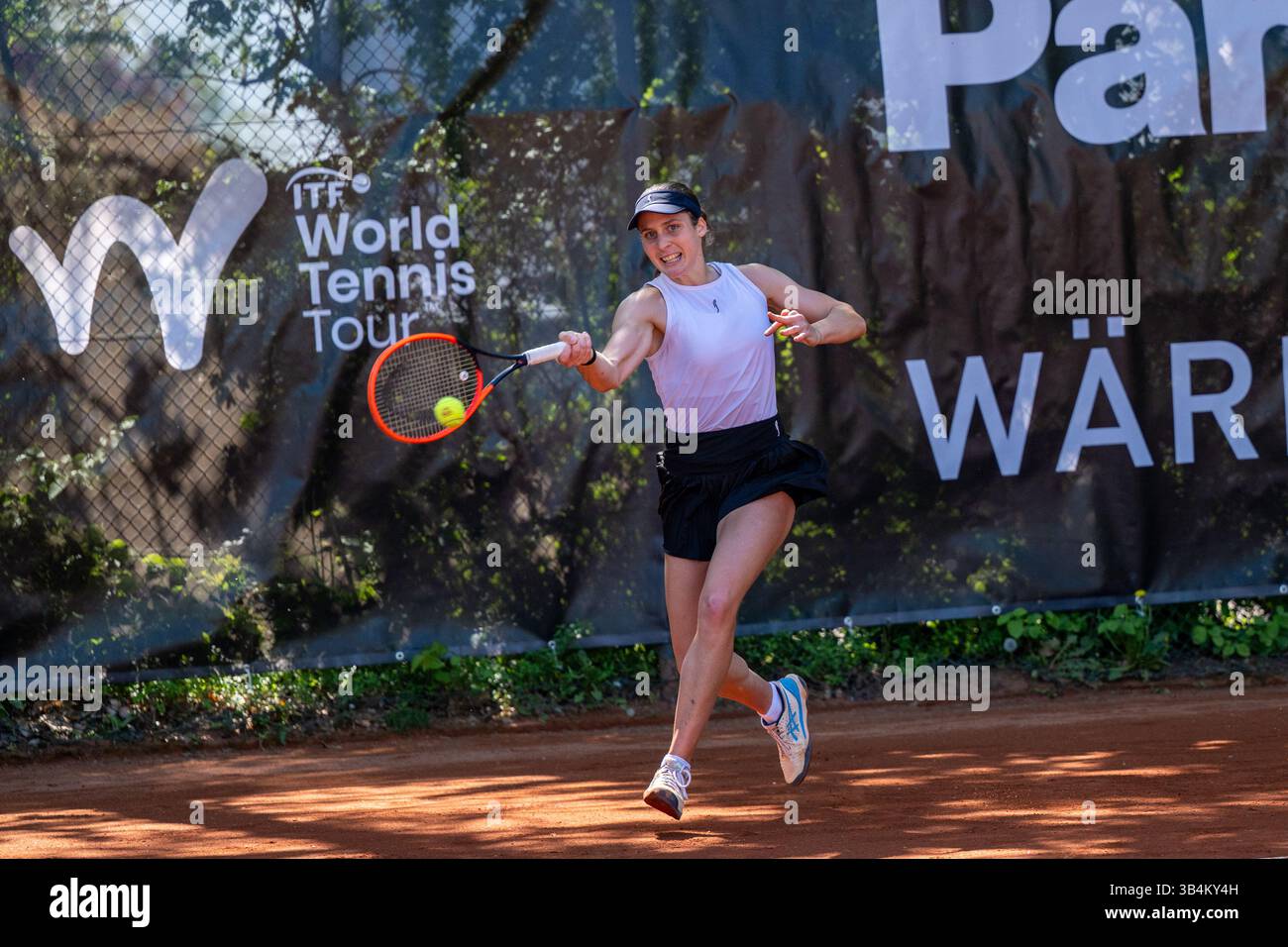 Tara holt hi-res stock photography and images - Alamy