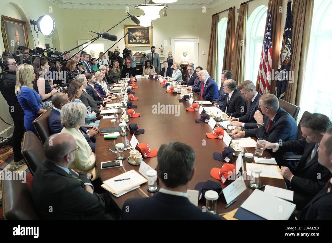 2025 us president donald trump cabinet hi-res stock photography and ...