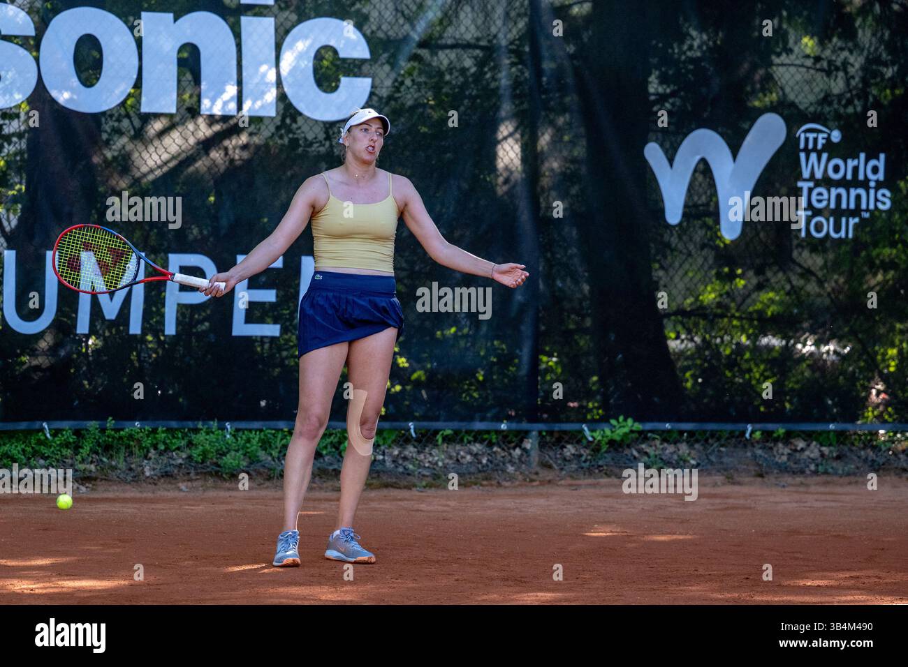 Lian tran hi-res stock photography and images - Alamy