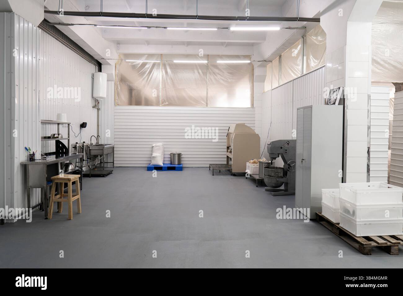 Sterile room features hi-res stock photography and images - Alamy