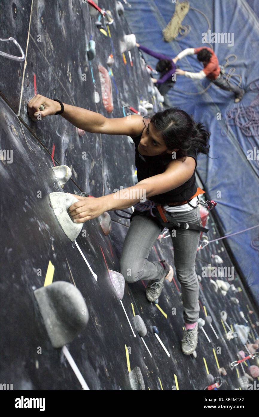 Jan. 5, 2011 - (/X/X) Muro de escalada La Gran Pared CrÌ©dito: CEET ...