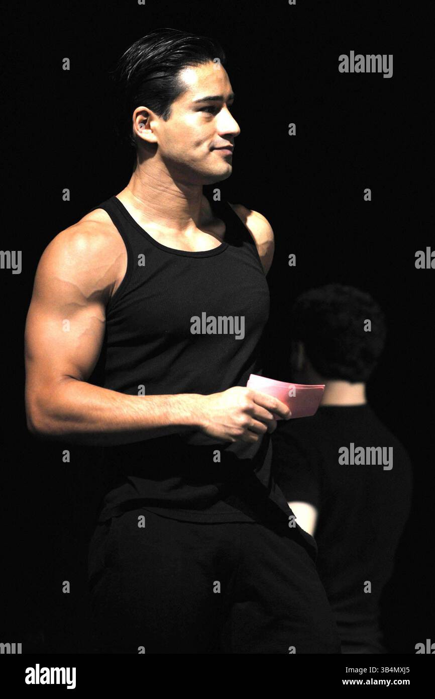 Mario lopez a chorus line hi-res stock photography and images - Alamy