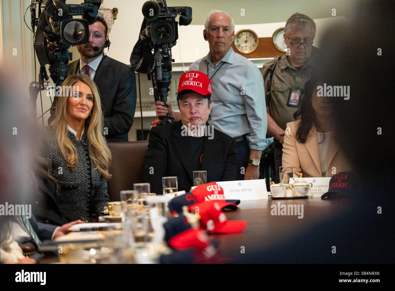 Elon musk white house cabinet meeting hi-res stock photography and ...