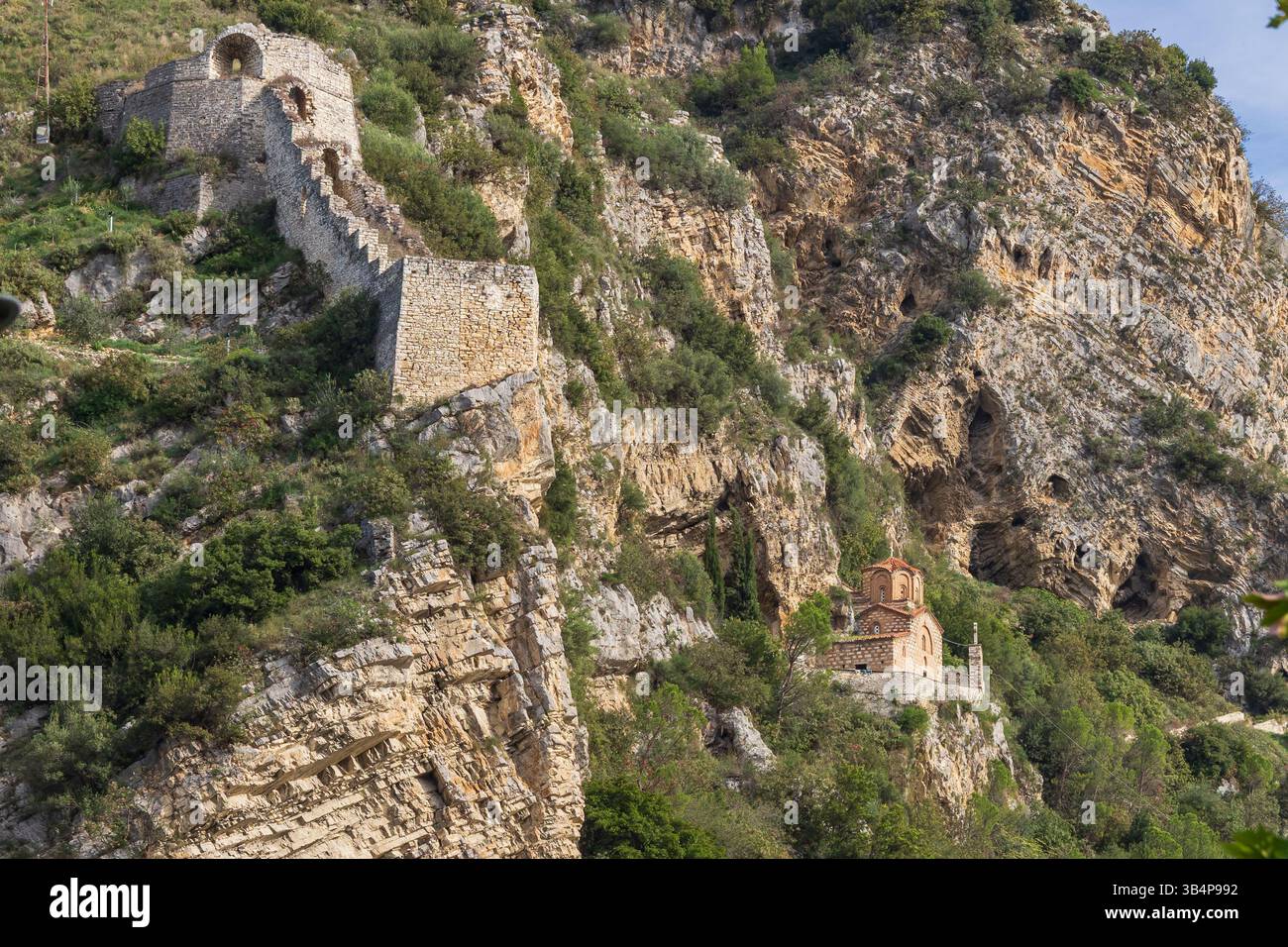 Berat, Albania. Ruins of Gorica Castle near Berat Stock Photo - Alamy