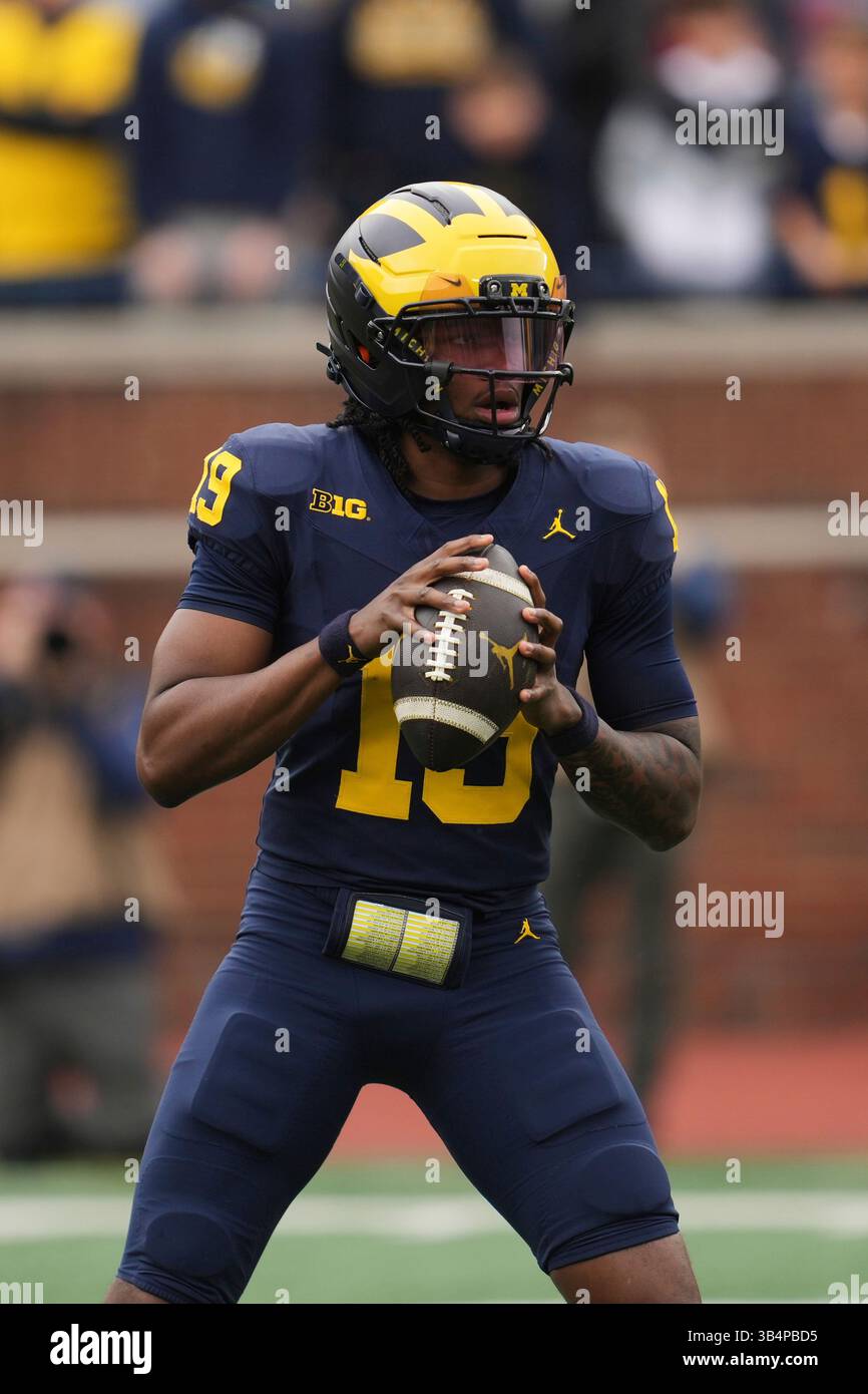 Michigan quarterback Bryce Underwood throws during an NCAA college ...