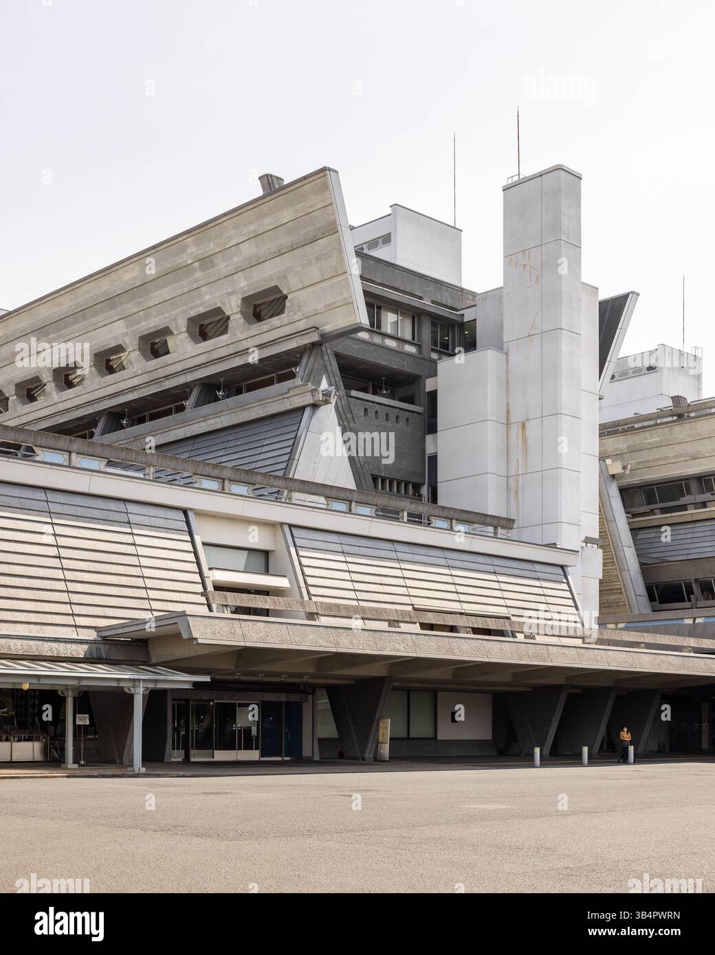 Kyoto International Conference Center (ICC Kyoto) a brutalist building ...