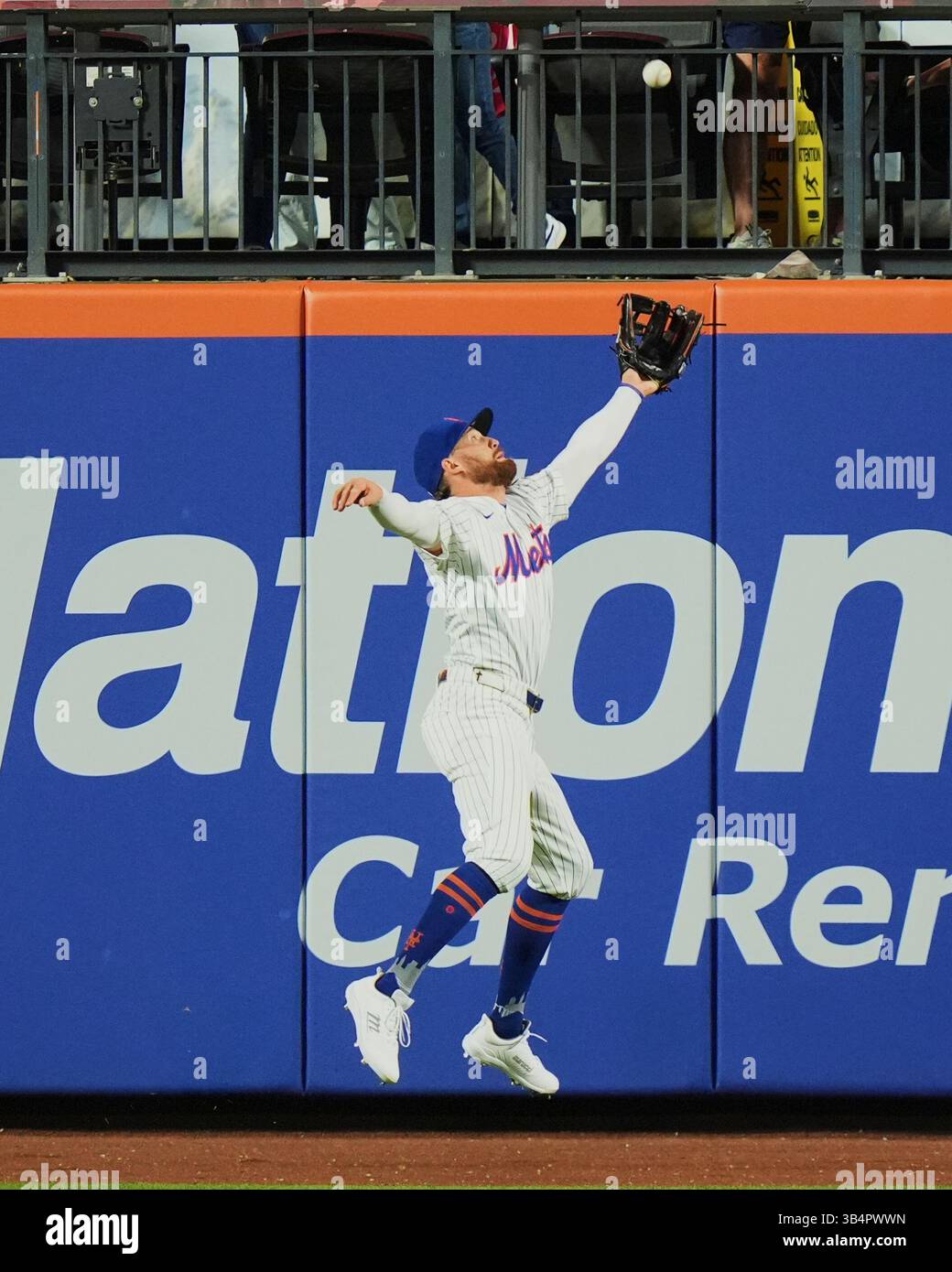 New York Mets' Brandon Nimmo leaps for a ball hit by Arizona ...