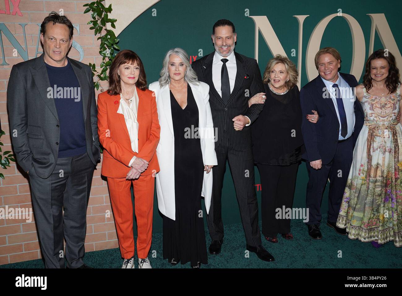 Ny. 30th Apr, 2025. Vince Vaughn, Susan Sarandon, Lorraine Bracco, Joe ...