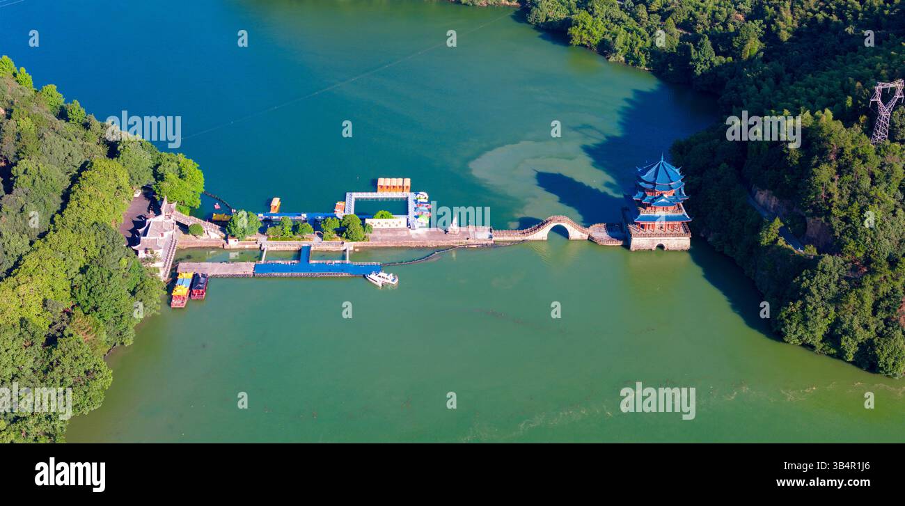 The scenery of the Little Three Gorges of Fuchun River in Tonglu County ...