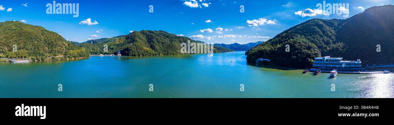 The scenery of the Little Three Gorges of Fuchun River in Tonglu County ...
