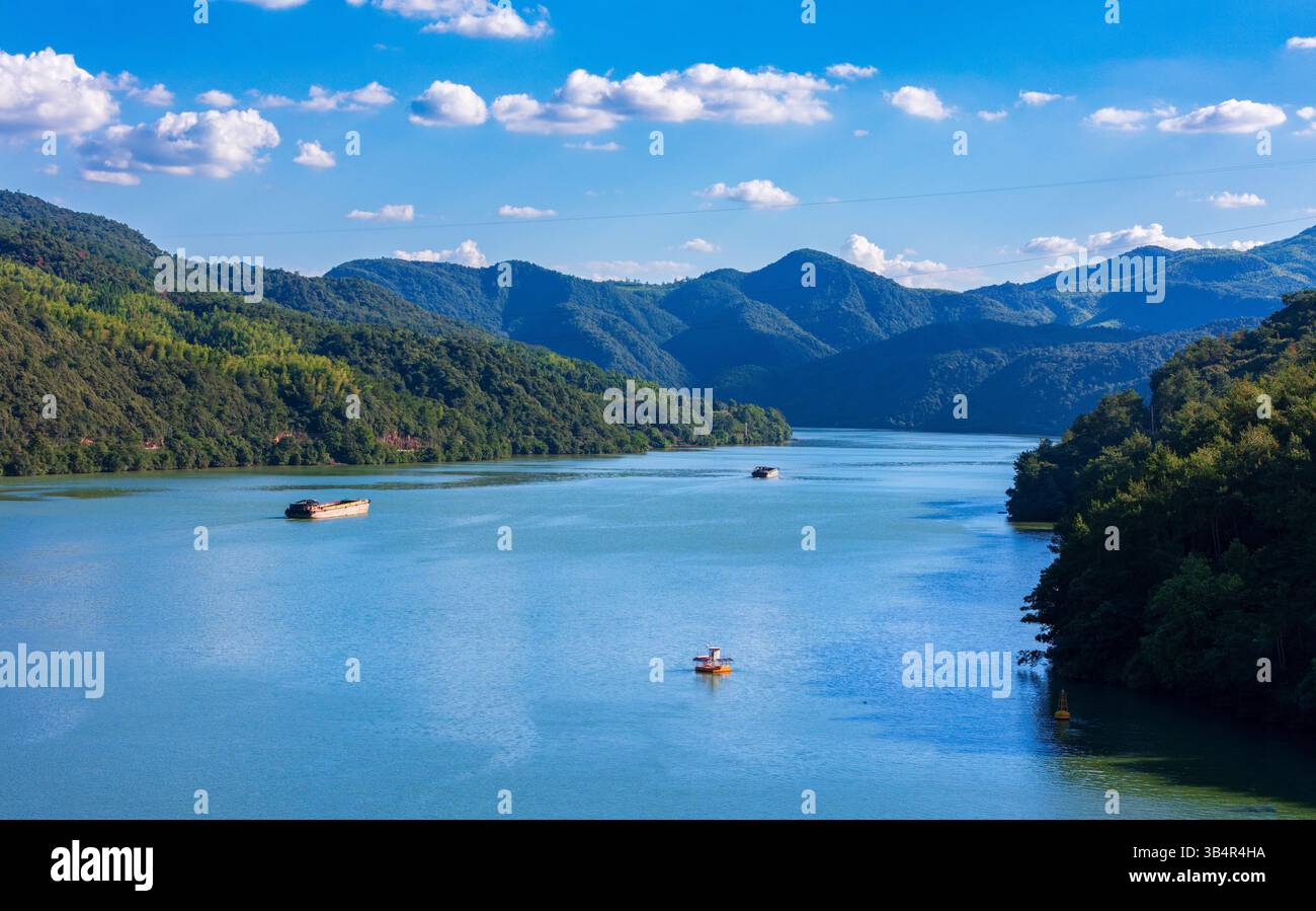 The scenery of the Little Three Gorges of Fuchun River in Tonglu County ...