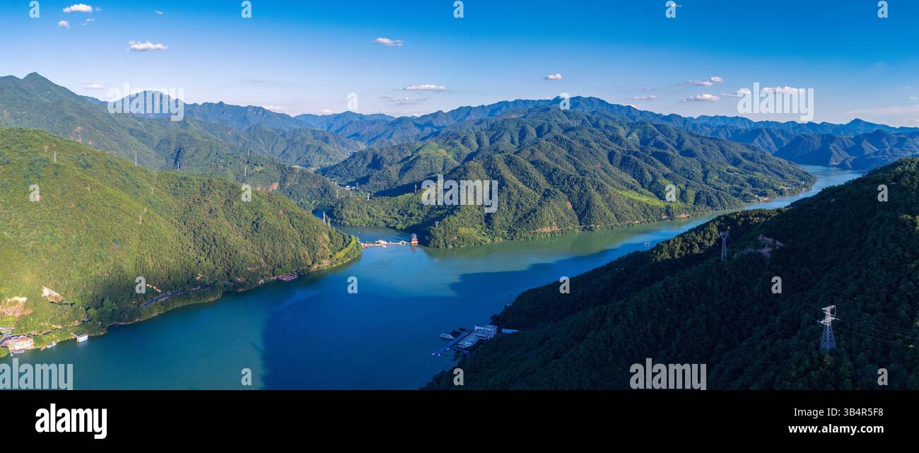 The scenery of the Little Three Gorges of Fuchun River in Tonglu County ...