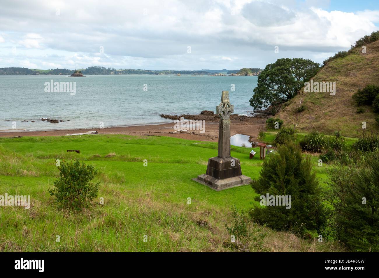 Marsden Cross in Rangihoua Bay, Bay of Islands, New Zealand Stock Photo ...