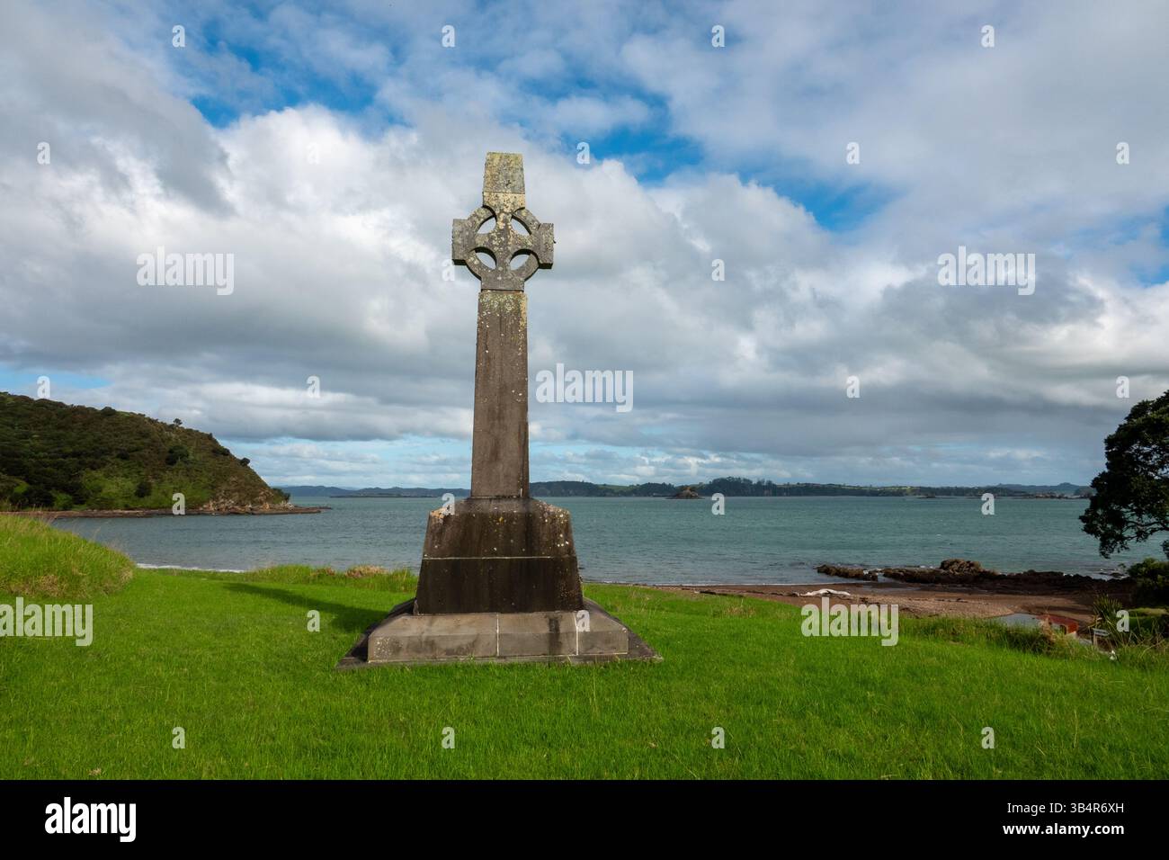 Marsden Cross in Rangihoua Bay, Bay of Islands, New Zealand Stock Photo ...