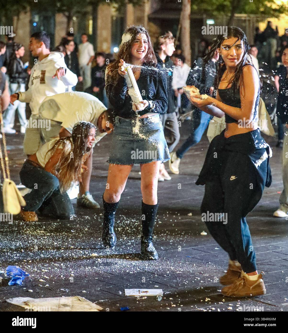 Jerusalem, Israel. 30th April 2025. Young Israelis run, run wild ...