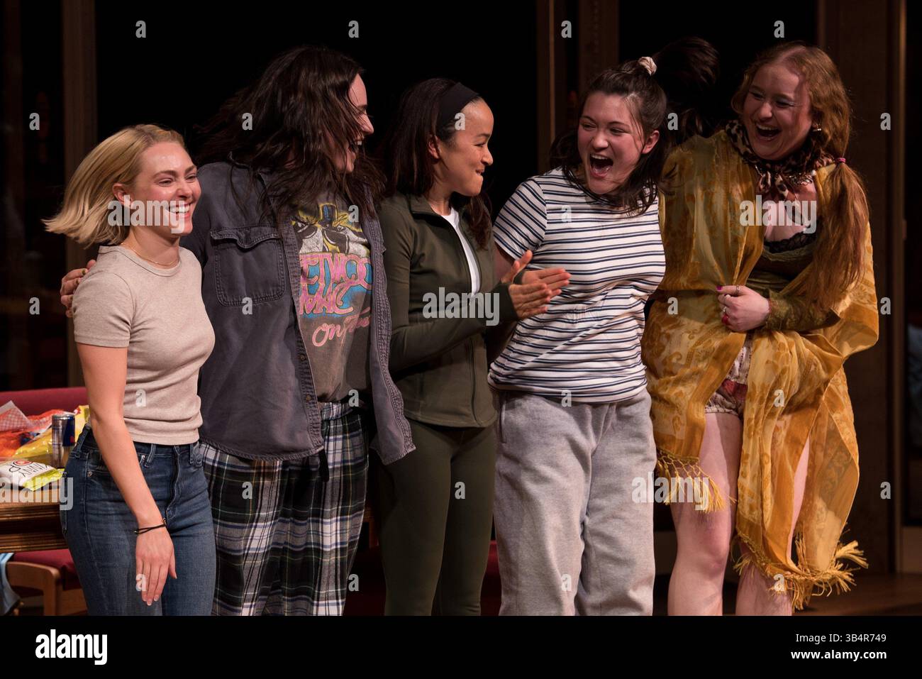 AnnaSophia Robb, Kathryn Gallagher, Alyah Chanelle Scott, Isa Briones ...