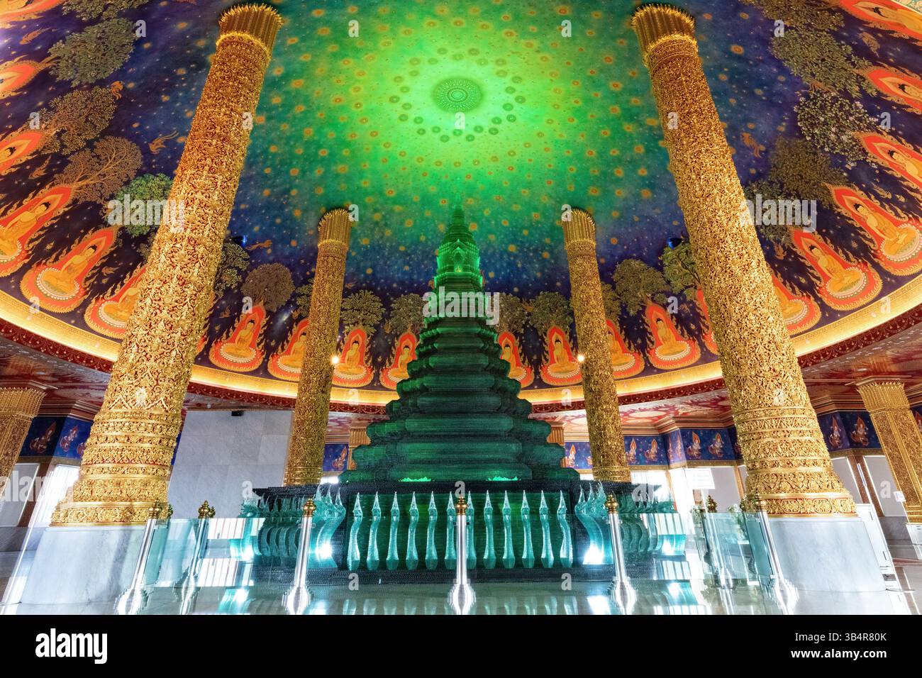 Emerald green glass pagoda hi-res stock photography and images - Alamy