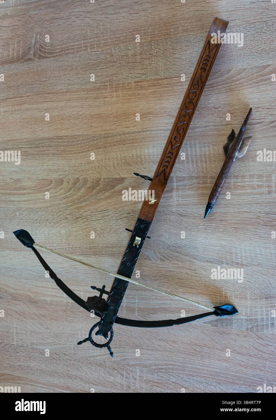 Archery bow wooden construction hi-res stock photography and images - Alamy