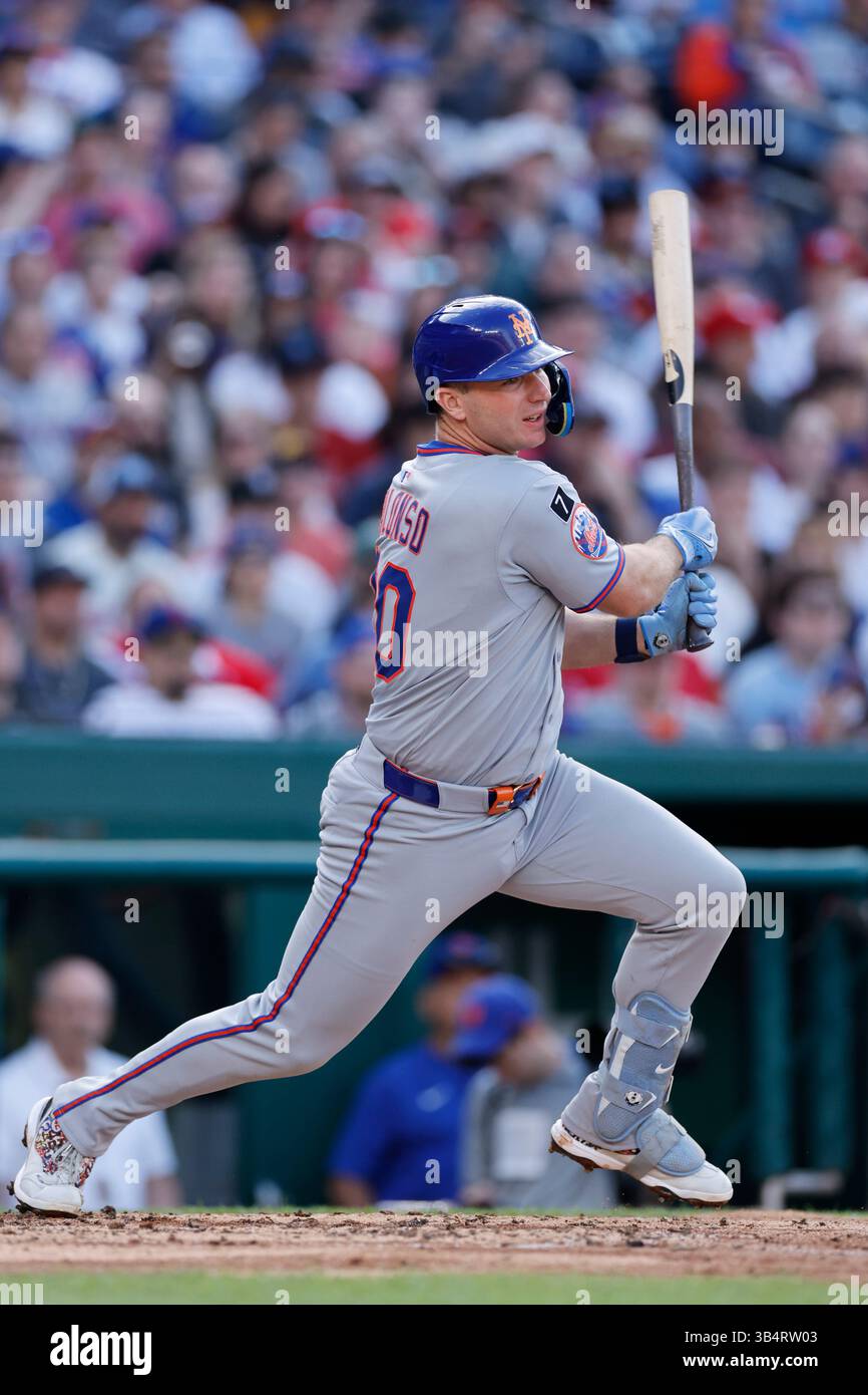 WASHINGTON, DC - APRIL 26: New York Mets first baseman Pete Alonso (20 ...