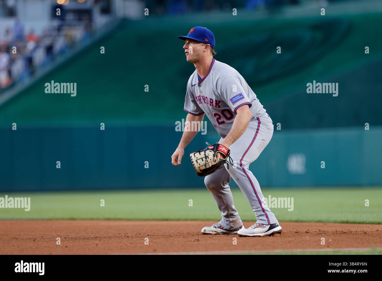 WASHINGTON, DC - APRIL 26: New York Mets first baseman Pete Alonso (20 ...