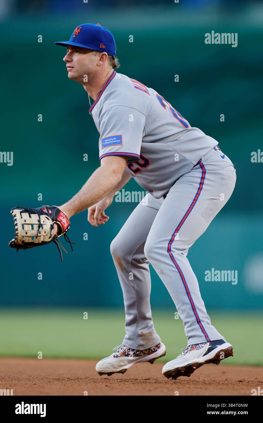 WASHINGTON, DC - APRIL 26: New York Mets first baseman Pete Alonso (20 ...