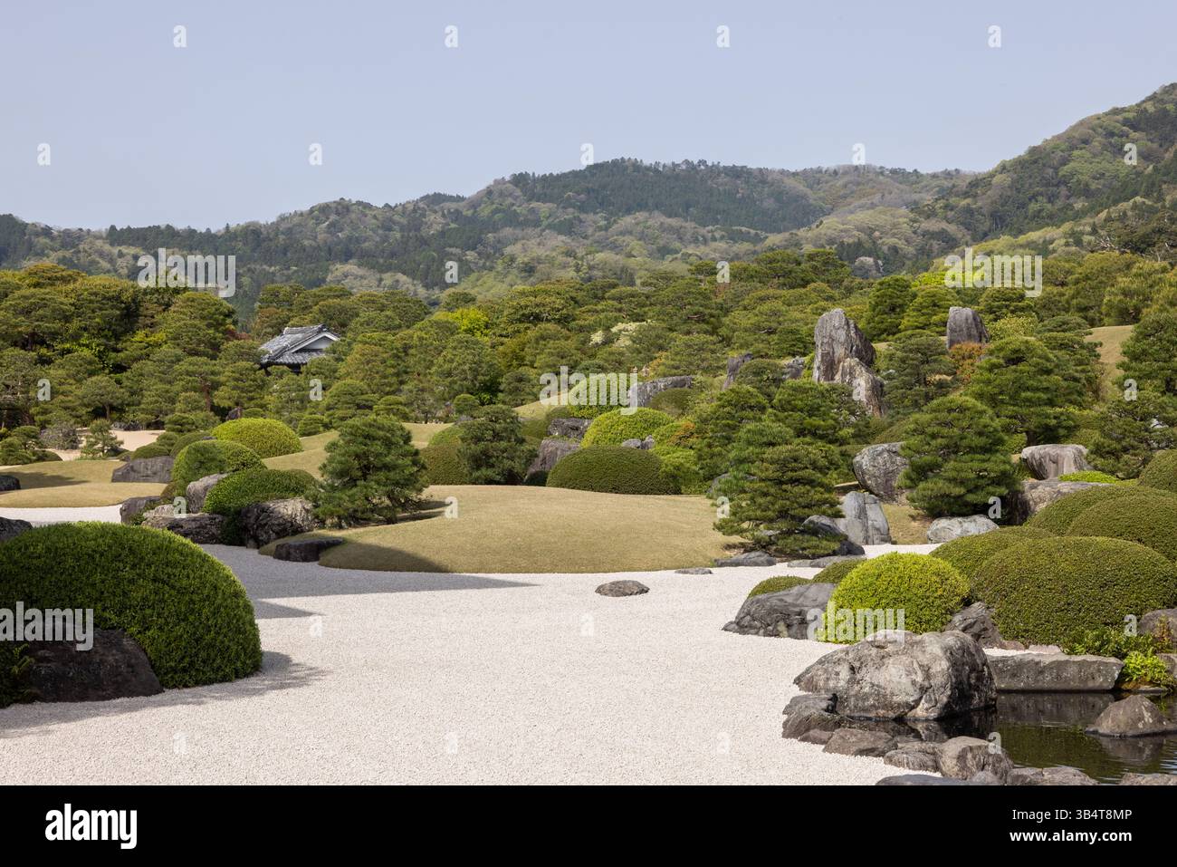 Adachi Museum of Art Landscape View of traditional Japanese Garden ...
