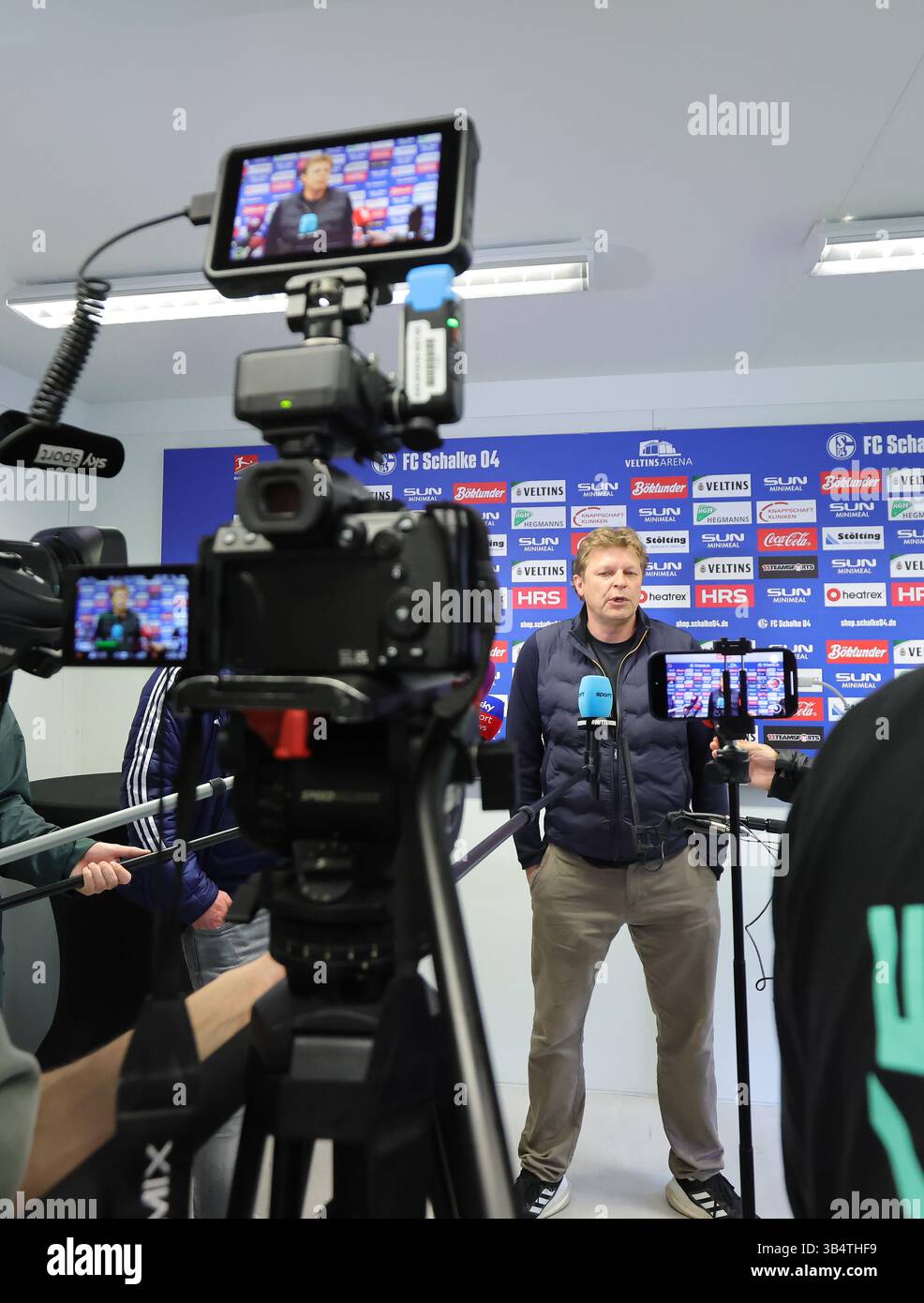 firo: 23.04.2025, Football, Football, 2.Liga, 2.Bundesliga, Season 2024/2025, FC Schalke 04 ...