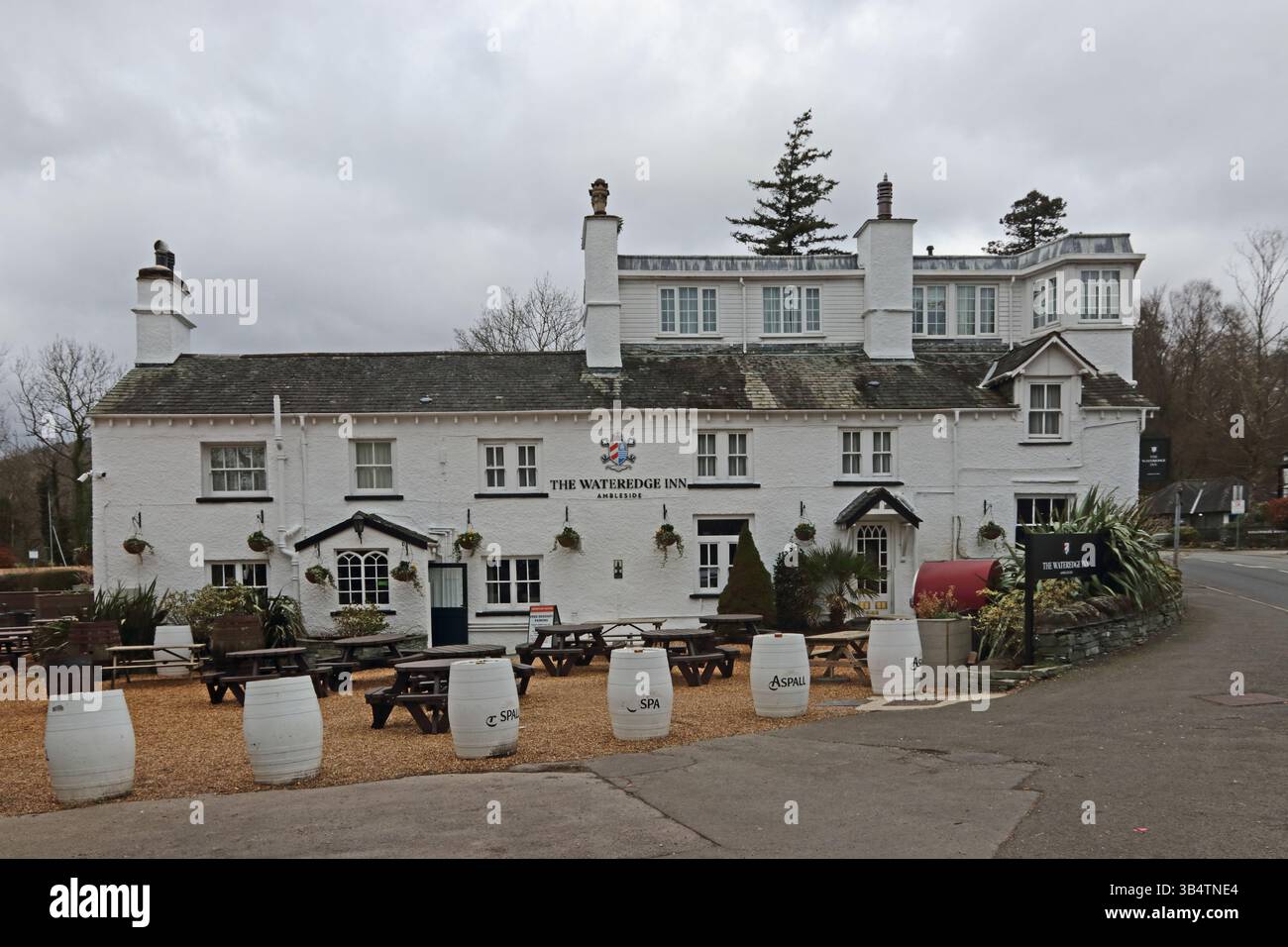 Water_edge hi-res stock photography and images - Alamy