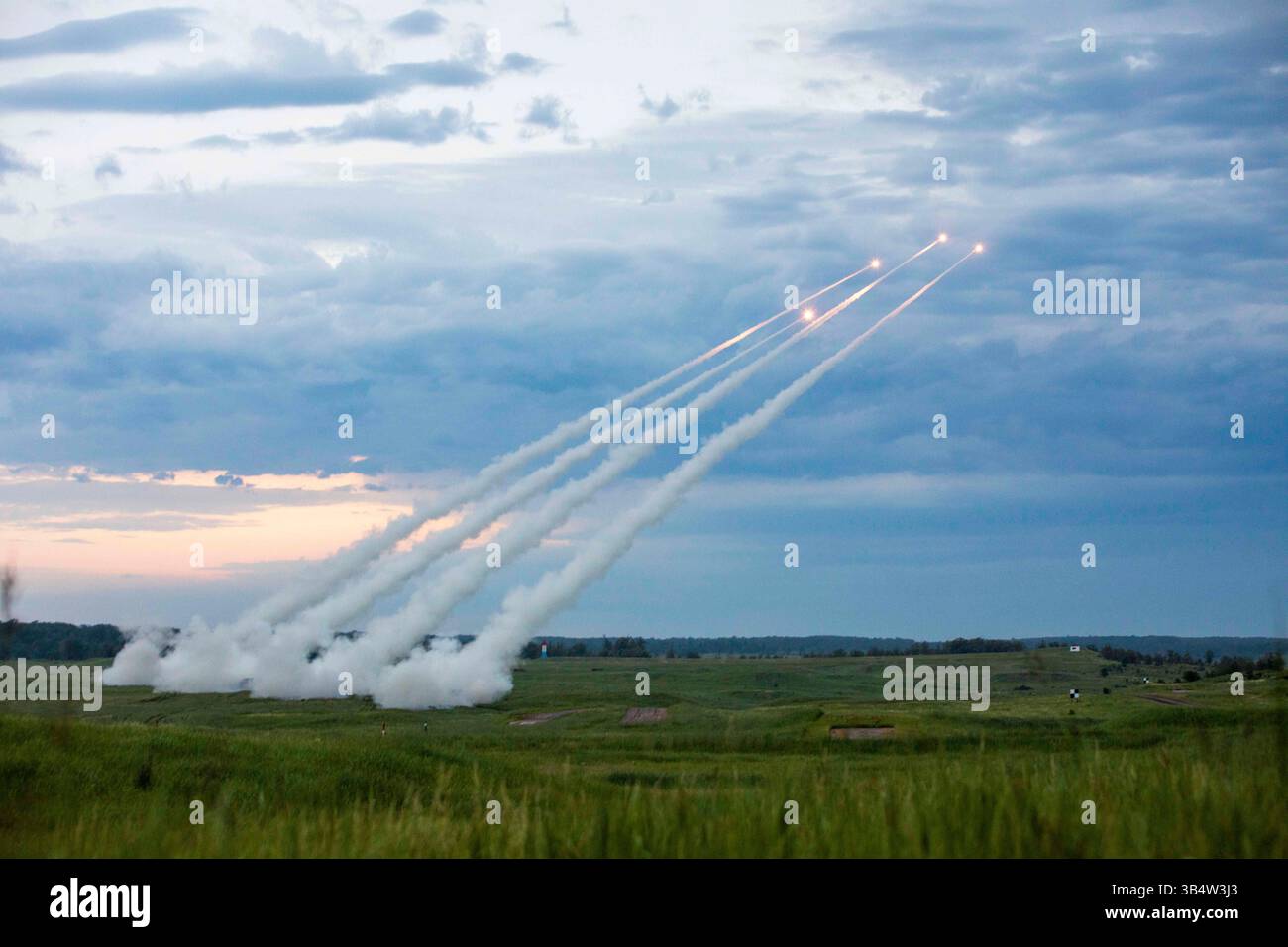Us army rocket launcher hi-res stock photography and images - Alamy