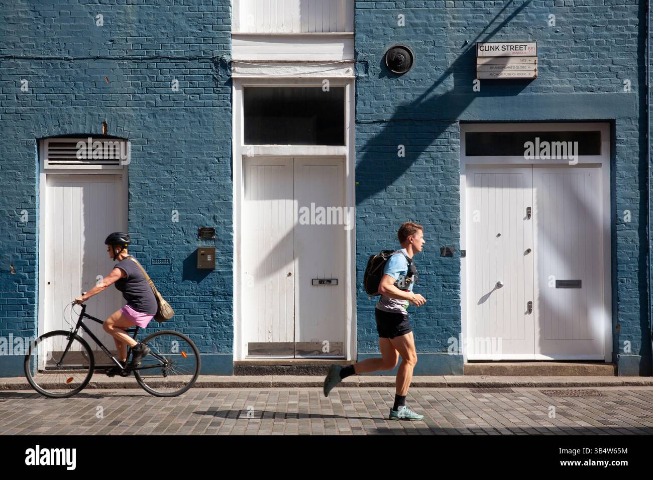 UK weather, 1 May 2025: On London's Clink Street runners get in some ...
