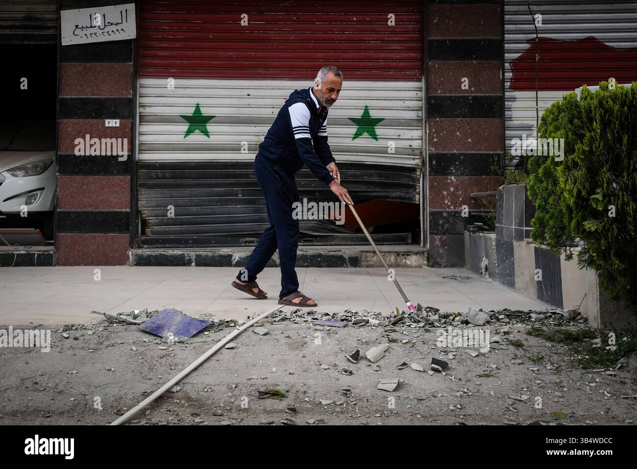 Ashrafiyat Sahnaya, Syria. 01st May, 2025. Abu Farouk, a Syrian real ...